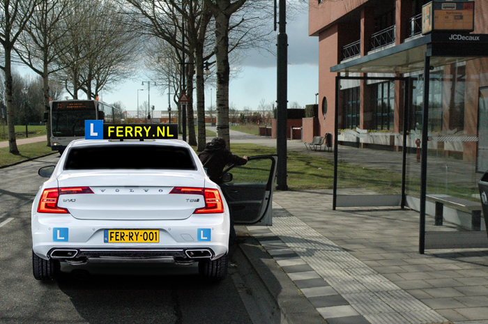 Standing still - Bus stop - Ferry.nl